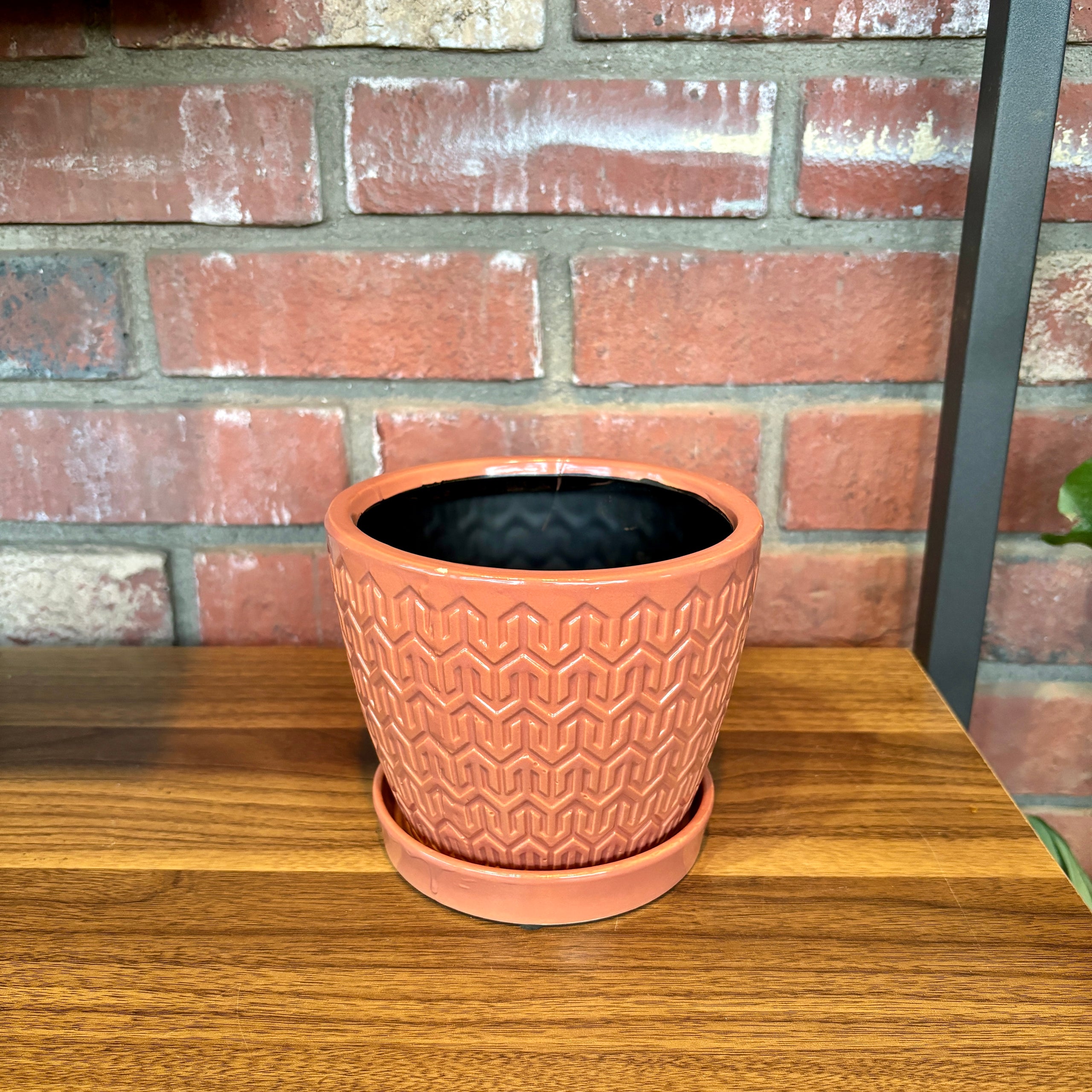 4" Rust Arrow Pot w/ Saucer | Paisley Gardens, LLC